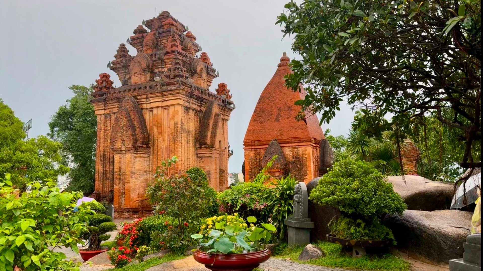 Вьетнам. Нячанг. Чамские башни (По Нагар)