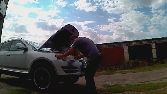 Как воруют фары с Volkswagen Touareg  - Porsche Cayenne - Audi Q7!