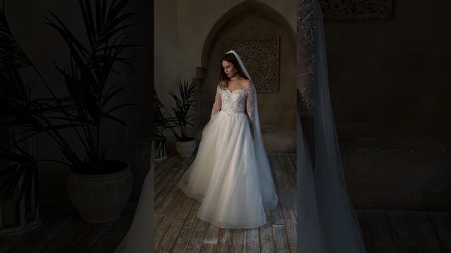 Свадебное платье А-силуэта с кружевным корсетным лифом Милена #свадебноеплатье #свадебныйсалон