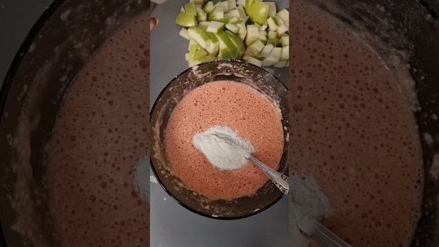 Протеиновая барби шарлотка (клубничный protein) #рецепт #recipe #протеин #пирог #еда