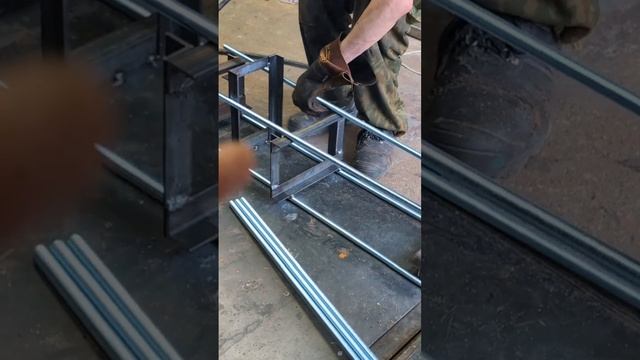 Как варят анкерный блок для фундамента автонавеса