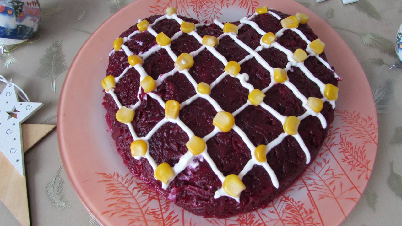 НОВОГОДНИЙ САЛАТ СЕРДЦЕ со свеклой