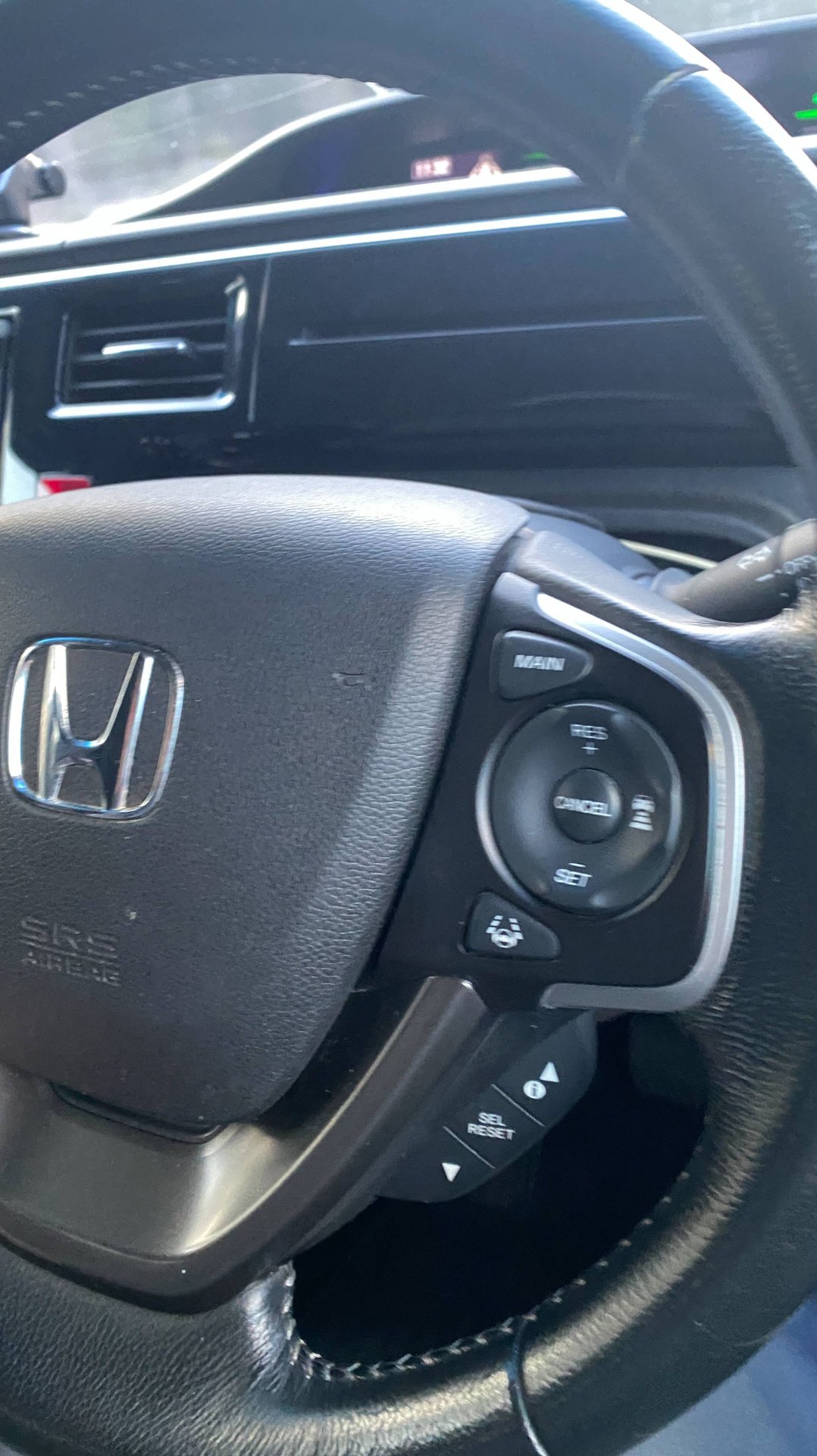 Honda StepWGN Активный круиз-контроль.