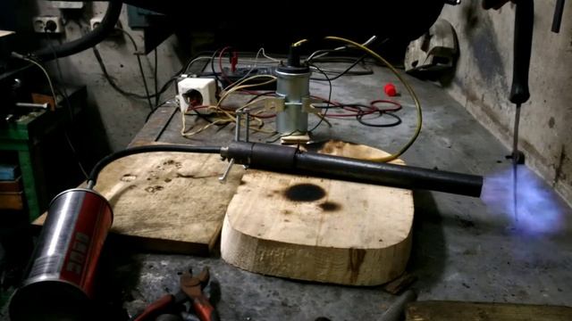 Прямоточный дефлаграционный источник энергии