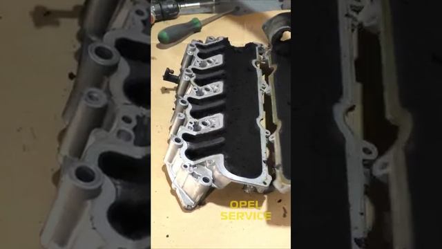 Забитый сажей впускной коллектор дизельного двигателя из-за EGR