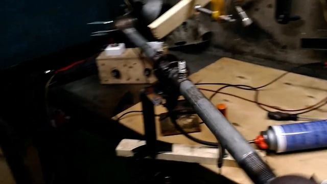 Сферический радиально-тангенциальный детонационный реактивный двигатель с эффектом Коанда