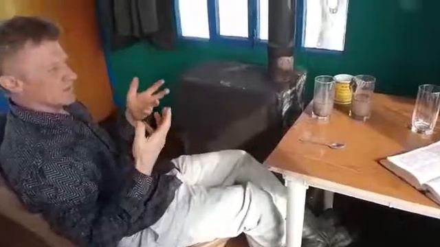 кгю. Видео-притча. Что наливаем, то и пьём.