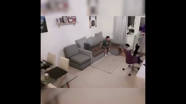 Кто-то докопался до женщины с ребёнком