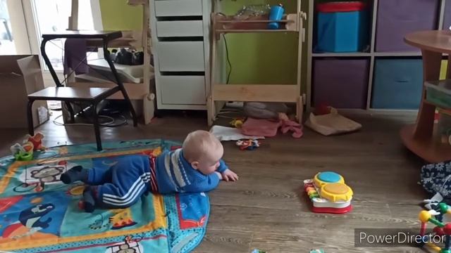 Даня пополз .