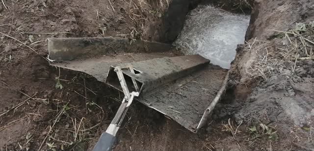 Супер находка, наклонный транспортер. 2 дня копа и мы его вытащили!