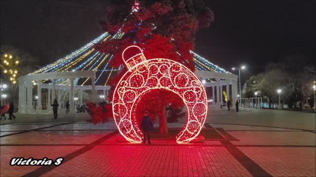 Красавица Керчь Новогодняя! Мы счастливы друзья!