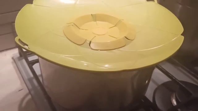 Готовим быстрый компот из свежих яблок.