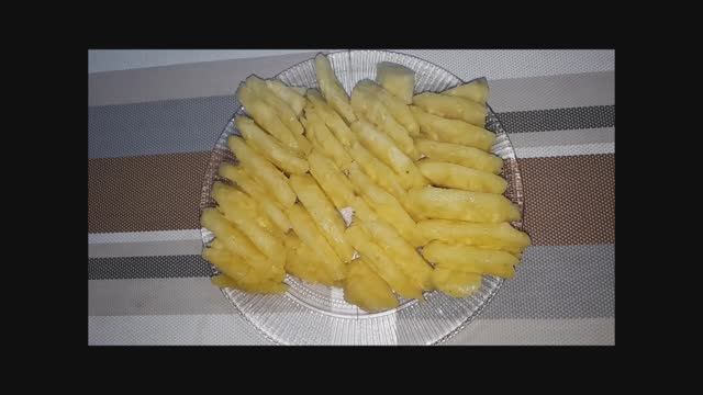 Как просто и красиво порезать ананас