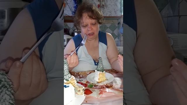 Утро 1 января пробую торт