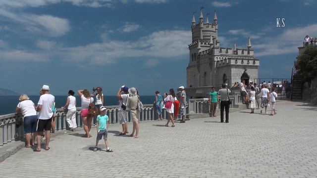 Замок Ласточкино Гнездо в Крыму