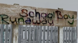 Играю в Scoolboy Runaway 1 часть❤️