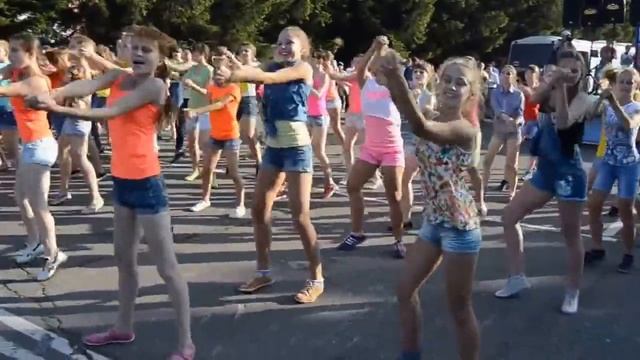 "Даёшь Молодёжь" Флеш моб в Бийске