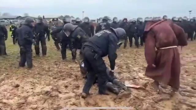 Что это было, кто знает? )))))