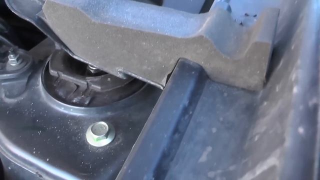 Отзывы о Nissan Qashqai 1.6 cvt 2WD 2012 грязь под капотом