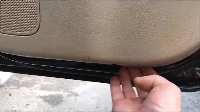 Разобрать дверь Hyundai Santa Fe 2