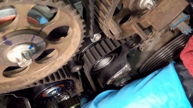 смена ремня грм на опель тигра X14XE,немного о болтах распредвала Часть 2.