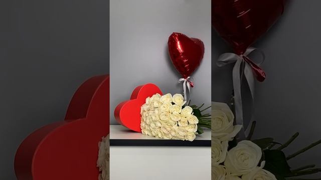 Что подарить на 14 февраля? Какие цветы дарят на 14 февраля? Мы подготовили вариант подарка девушке