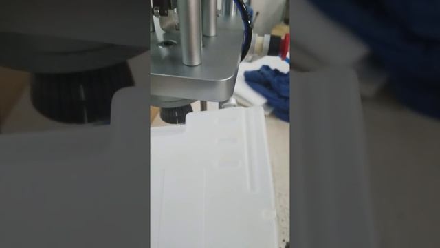 Машина для укупорки духов, обжимная машина для чернил