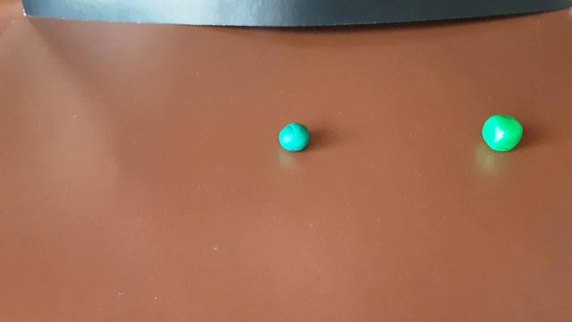 Мой первый фильм "мягкий мячик и мягкий кубик." часть 1