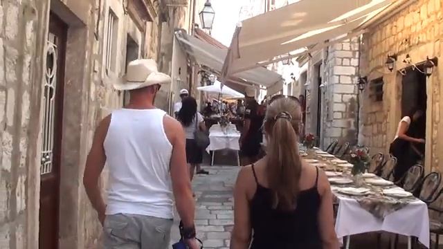 Дубровник -красив,особенно если смотреть издали!Хорватия