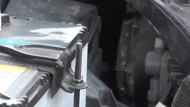 Отзывы о Nissan Qashqai 1.6 cvt 2WD 2012 замена лампочки ближнего света