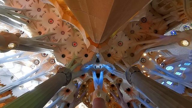 Барселона,Испания.Барселона-и-... Часть -9 .Саграда Фамилия.