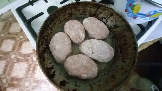 Новогоднее меню: зразы, салатики, креветки в кляре и сухарях