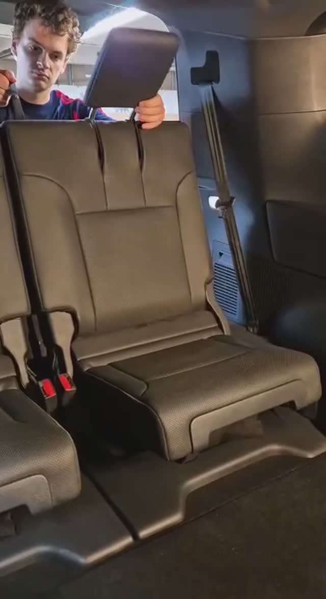 Установка третьего ряда сидений на Toyota Land Cruiser 300