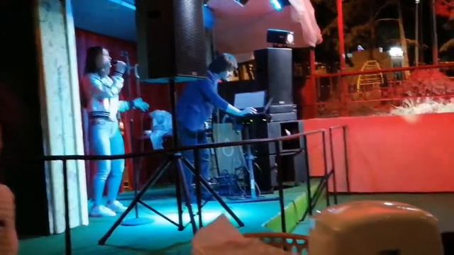 Дискотека в ресторане.