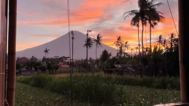 Выиграй тур на Бали от YOGURU!