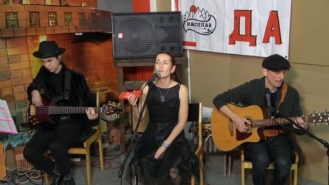 06 Autumn leaves - Светлая комната