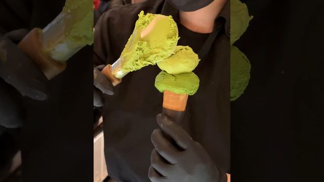 Новогоднее мороженое в кафешке в Вэньчжоу 🍦