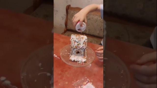 Новогодний пряничный домик