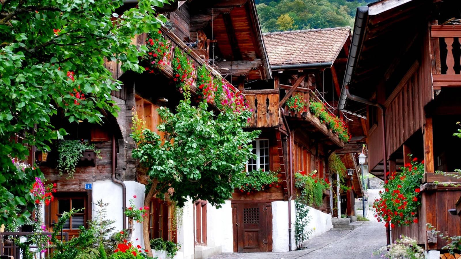 Прогулка по самой красивой швейцарской деревне.