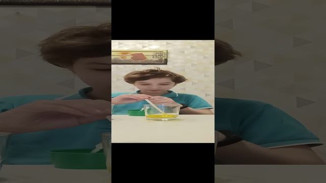 Опыт 1. Делаю полимерных червячков.