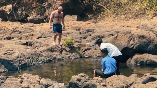 Захватывающая Индия! ПЧЕЛЫ УБИЙЦЫ НА ВОДОПАДЕ SURLA! REDI FORT.