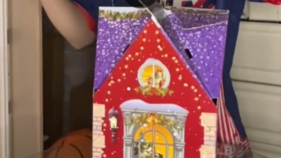 распаковка домика с конфетами