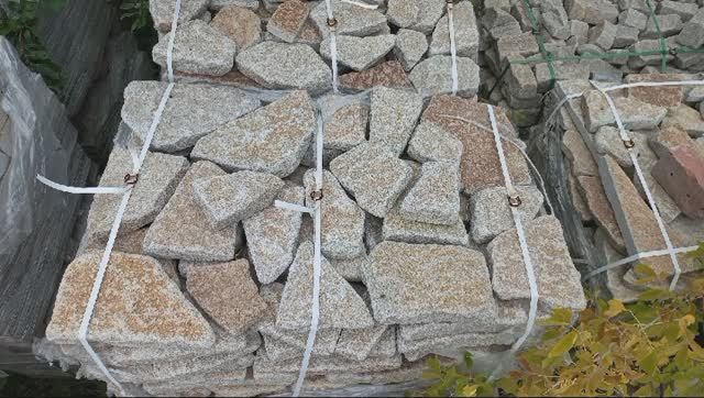 Галтованный гранитный плитняк