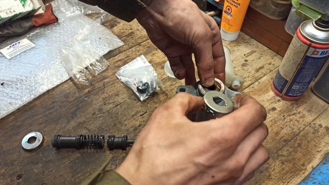 Как Перебрать ГТЦ Главны Тормозной Цилиндр на #nissan #terrano #pathfinder #vg30 #td27 #z24 #datsun