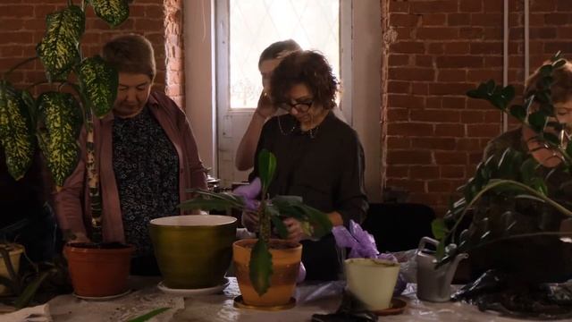 "Чем я могу помочь...?"