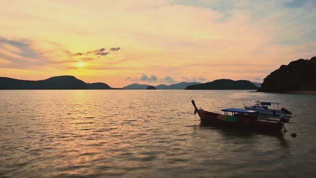 Water & Ships - Timelapse, Thailand