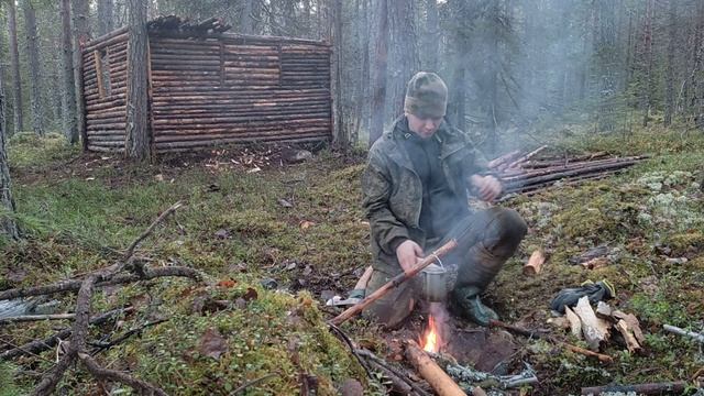Строительство приюта в тайге - Закрыл левую стену. Установил Дверной проём