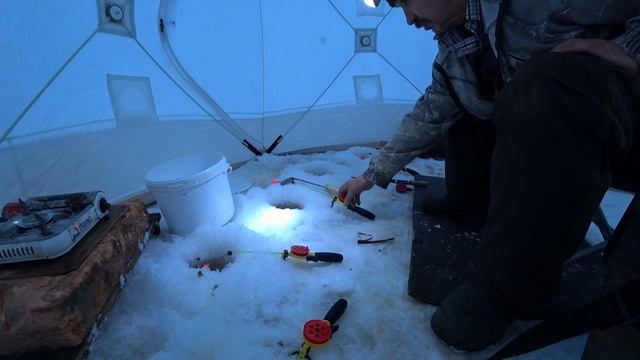 Открыл рыбалку на корюшку в 2025 году.