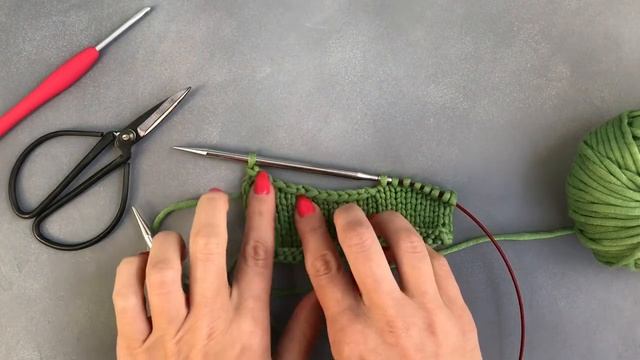 Горловина изделия без ступенек и расхождения петель