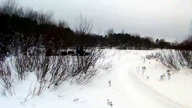 Сравнение больших мототолкачей с цельной и разрезной 600 мм гусеницами после многодневного снегопада